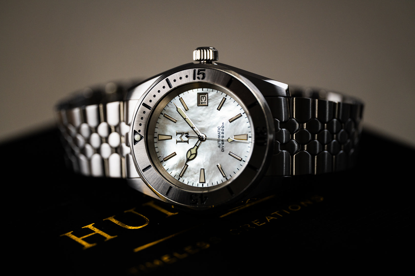 SIGNATURE – Huizen Watches